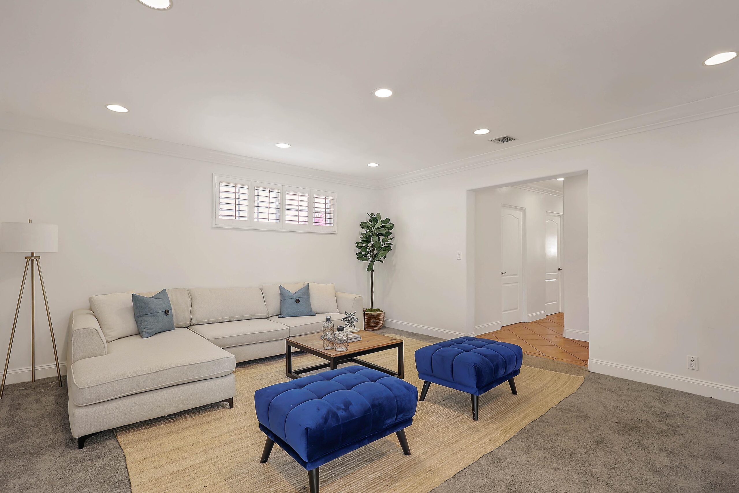 4148 Mary Ellen Ave, Studio City - The Dinsky Team