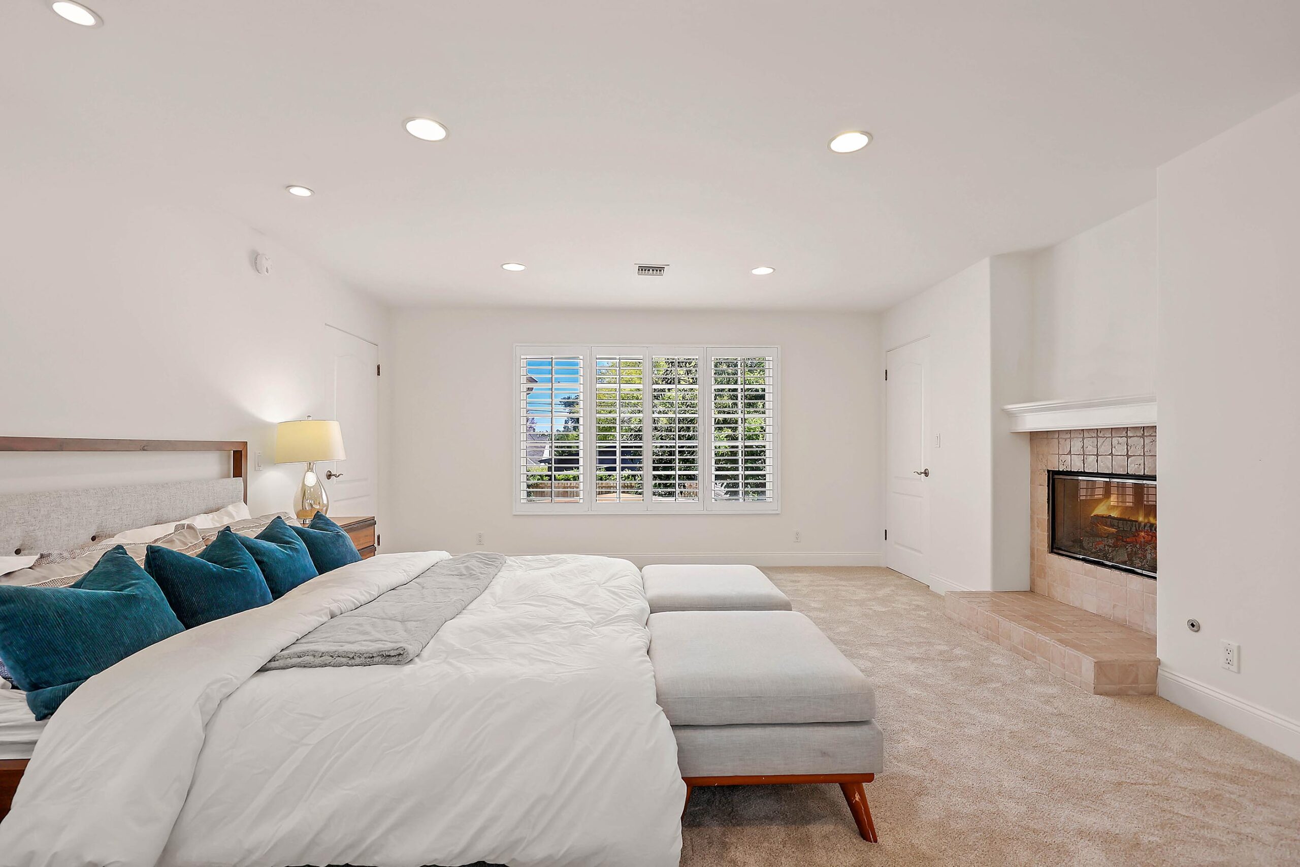 4148 Mary Ellen Ave, Studio City - The Dinsky Team