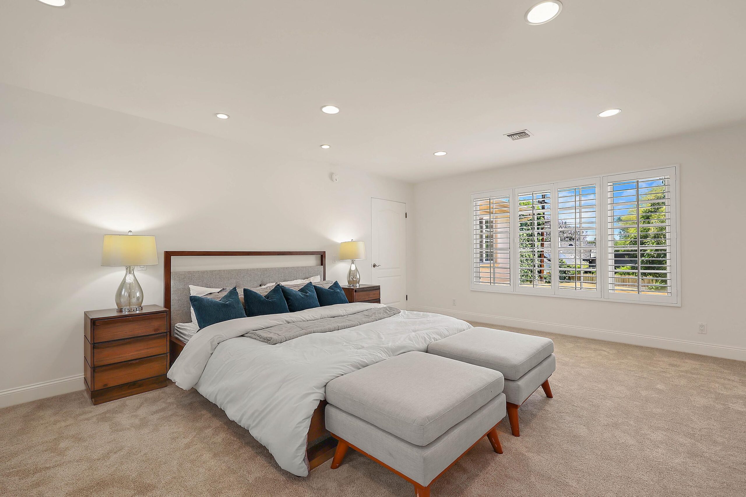 4148 Mary Ellen Ave, Studio City - The Dinsky Team