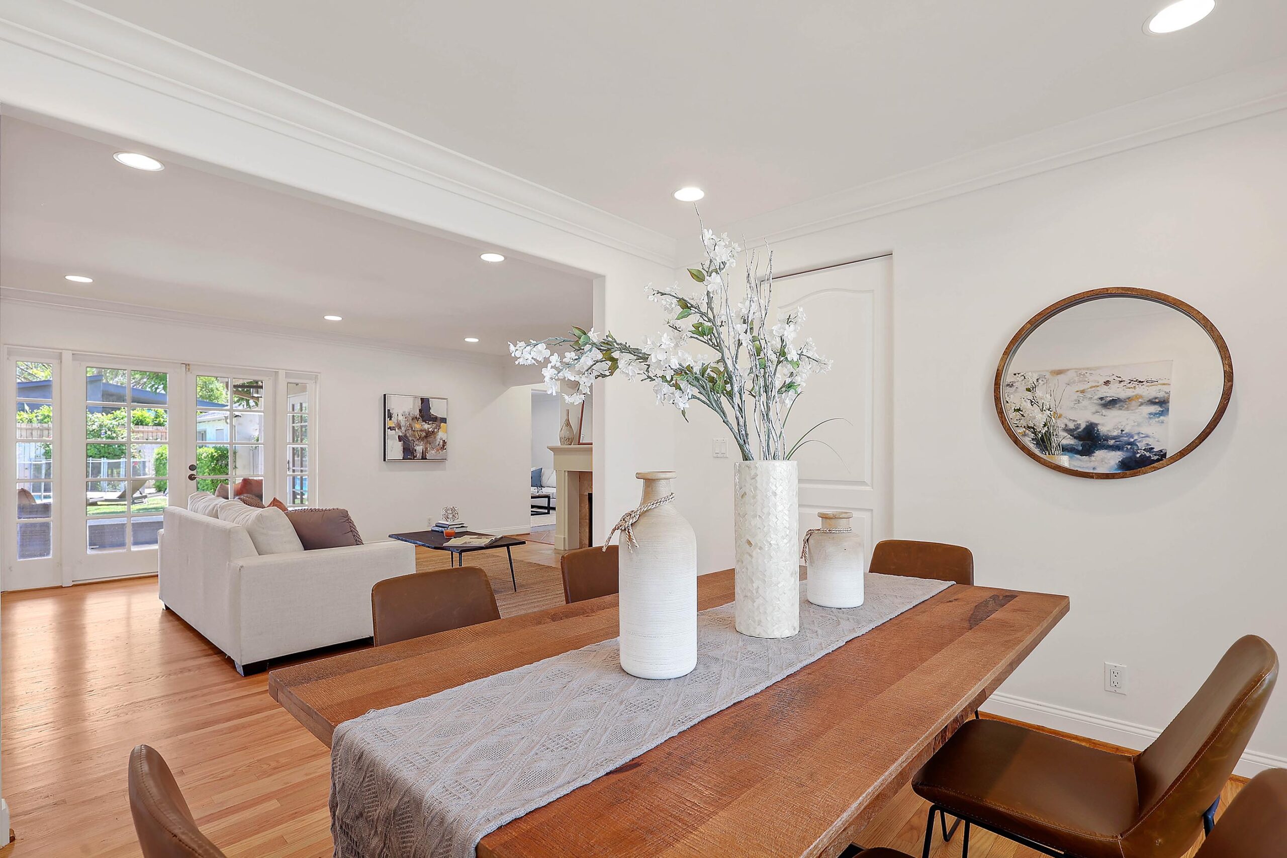 4148 Mary Ellen Ave, Studio City - The Dinsky Team
