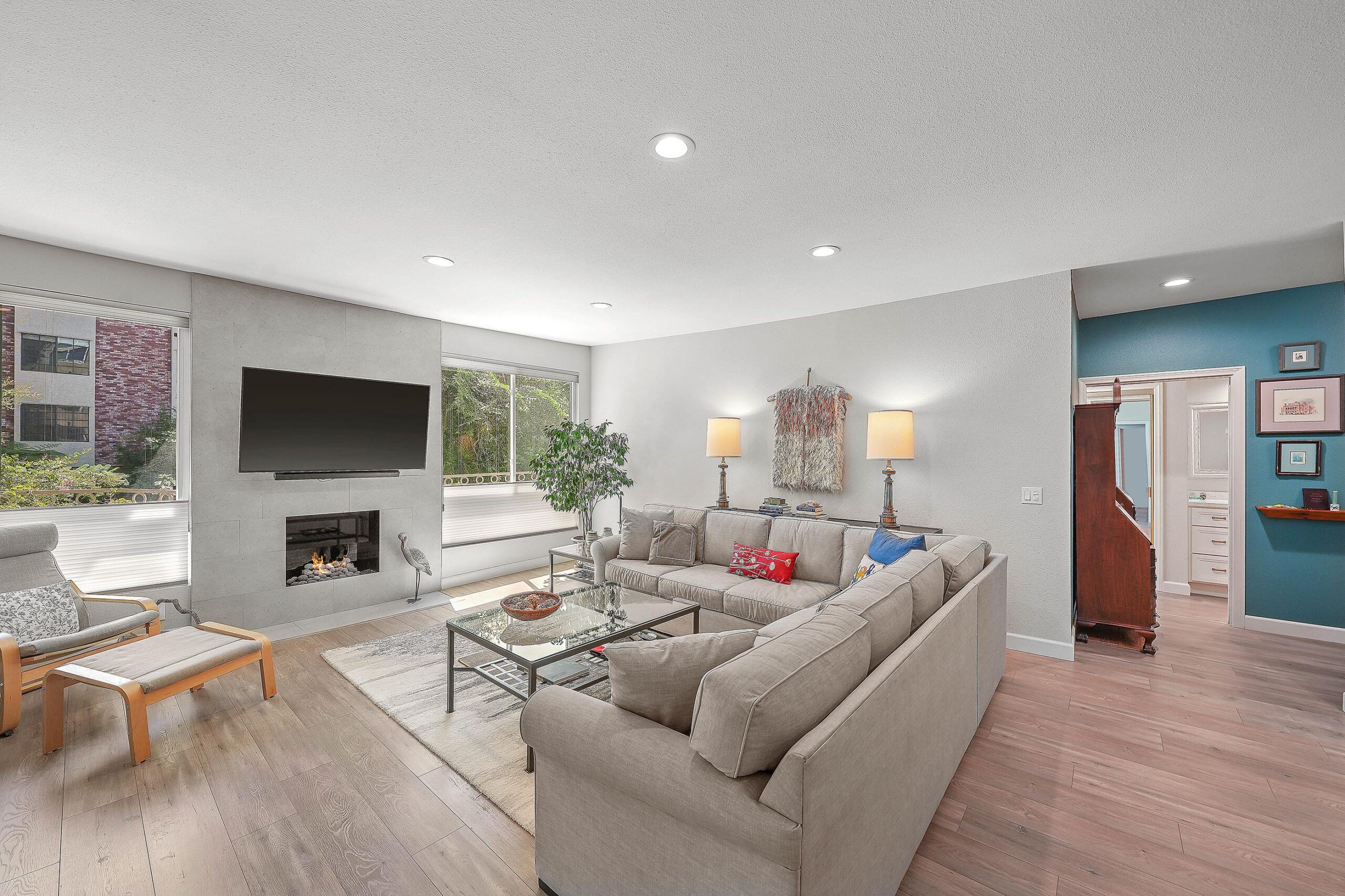 14569 Benefit St #105, Sherman Oaks - The Dinsky Team