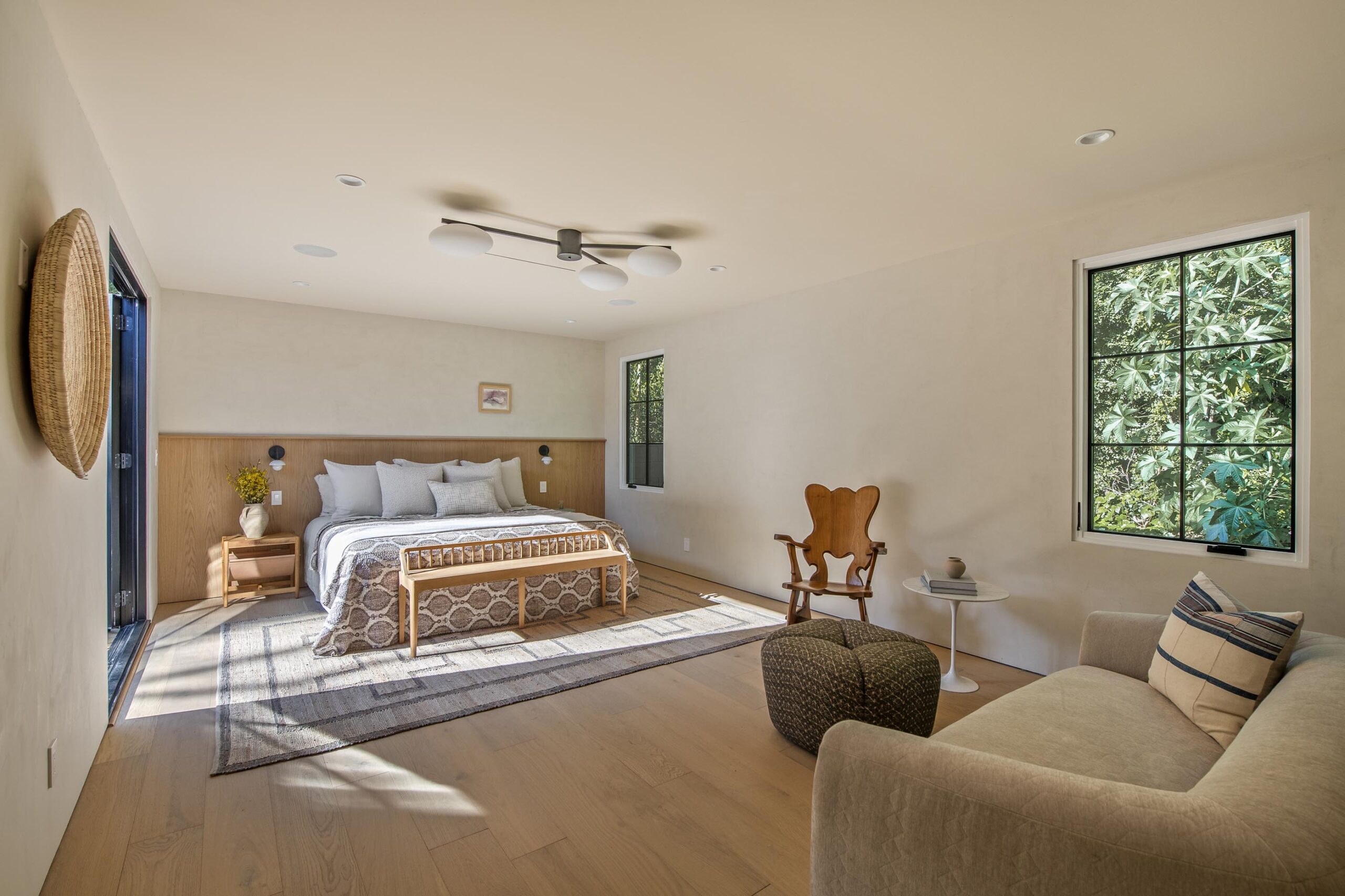 3378 Canton Lane, Studio City - The Dinsky Team