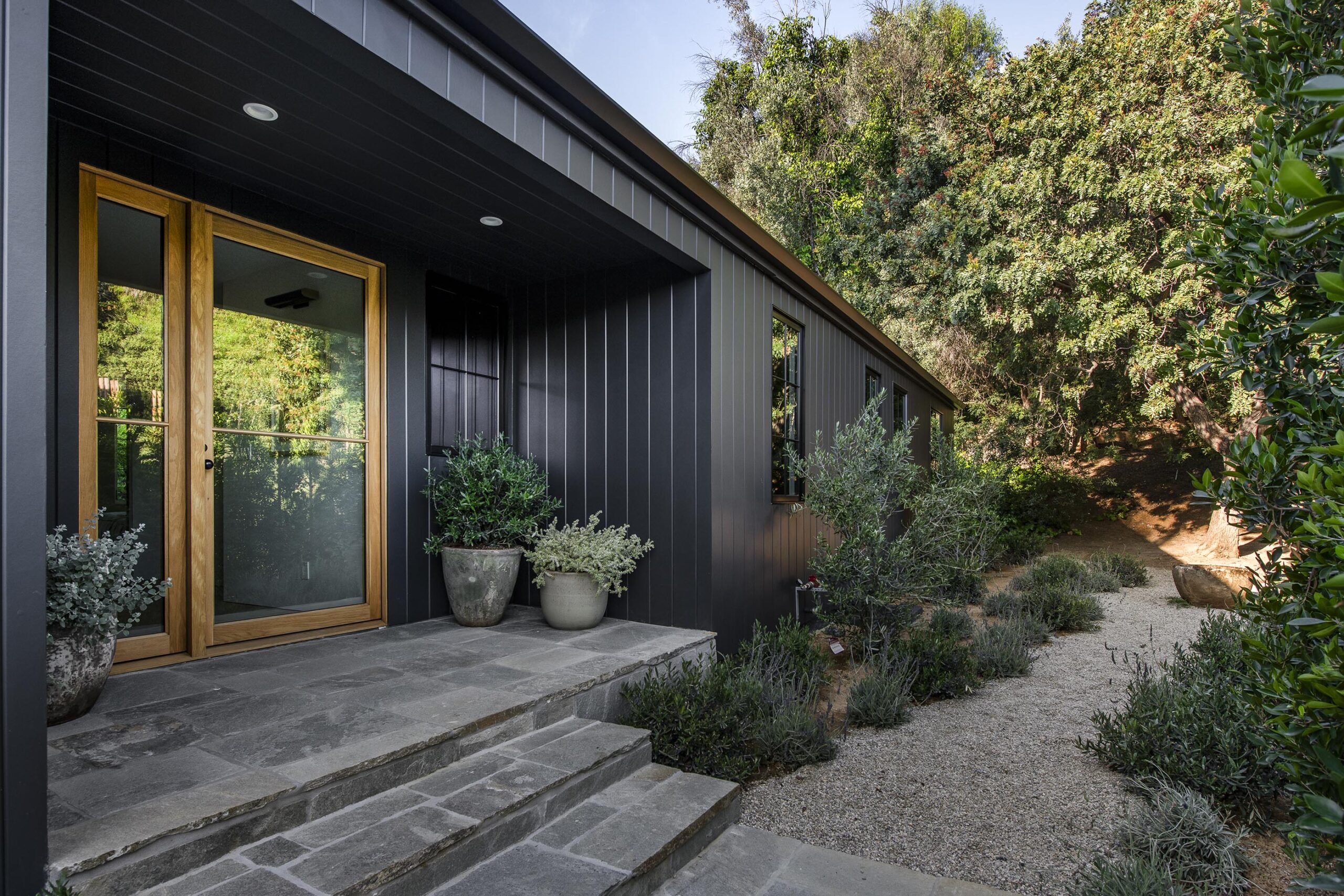 3378 Canton Lane, Studio City - The Dinsky Team