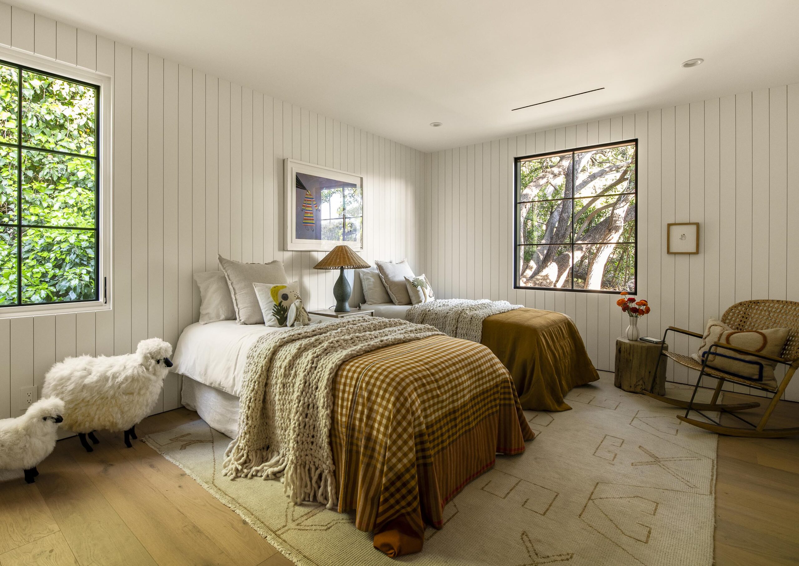 3378 Canton Lane, Studio City - The Dinsky Team