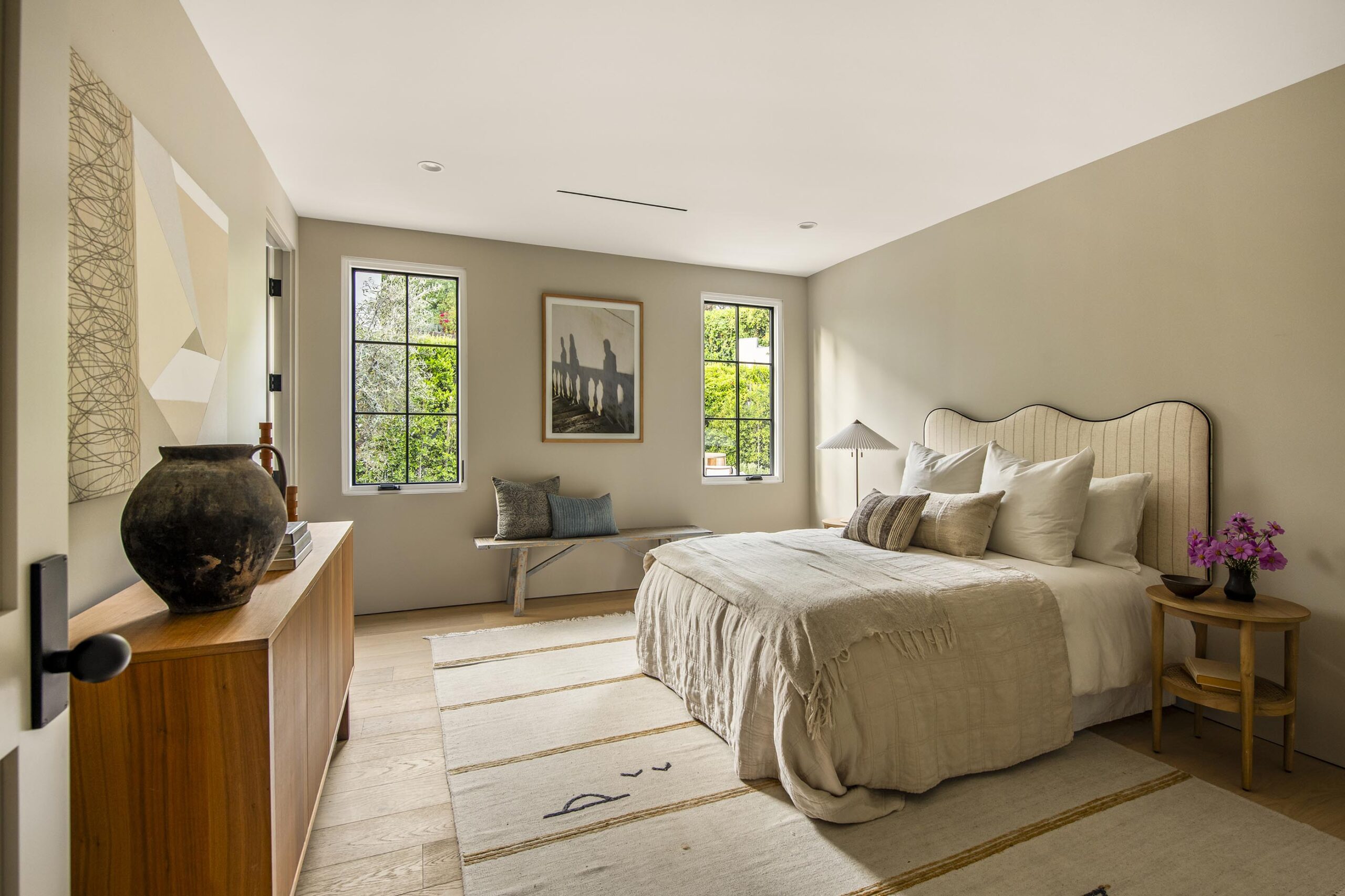 3378 Canton Lane, Studio City - The Dinsky Team
