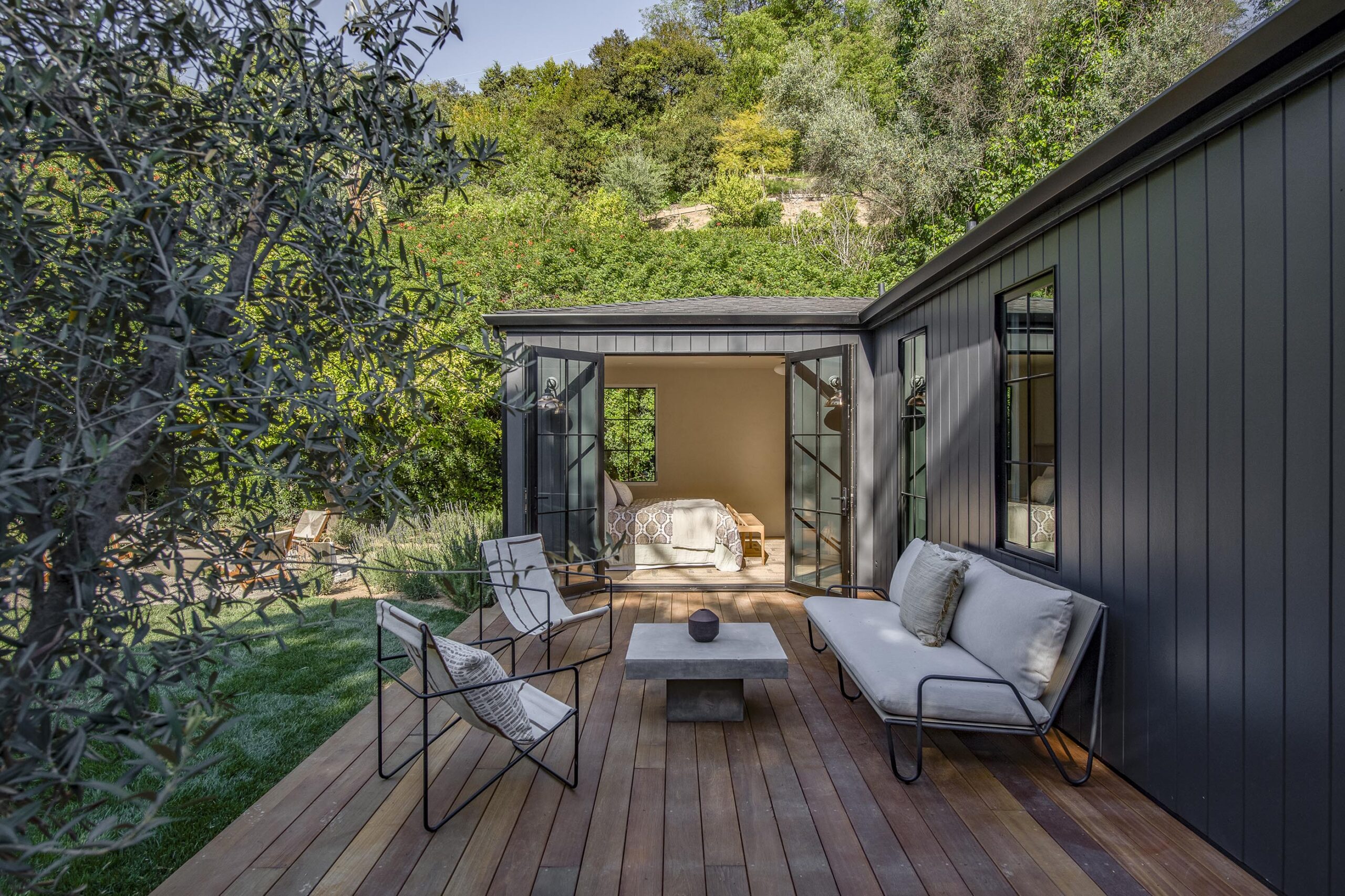 3378 Canton Lane, Studio City - The Dinsky Team