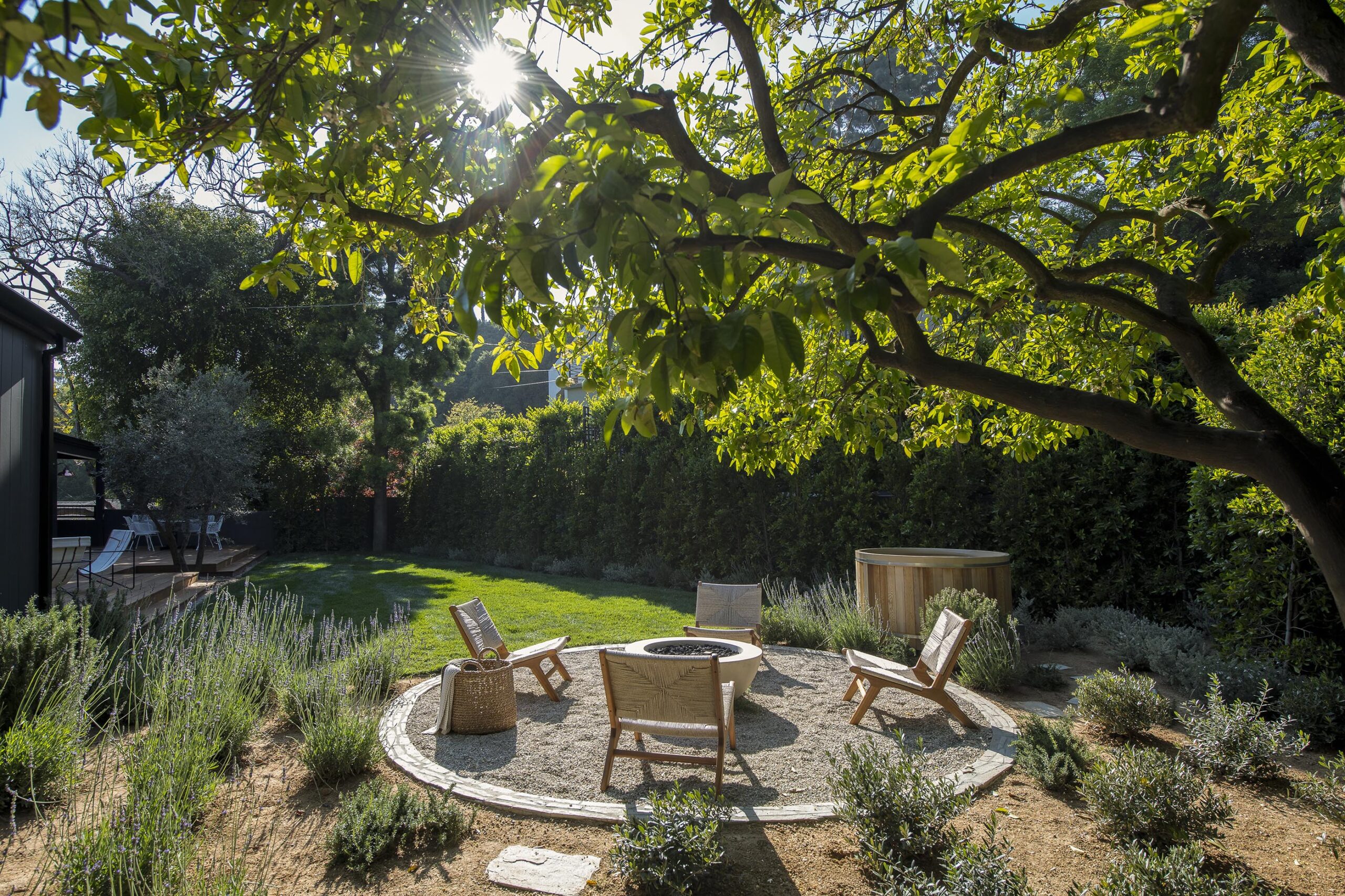 3378 Canton Lane, Studio City - The Dinsky Team