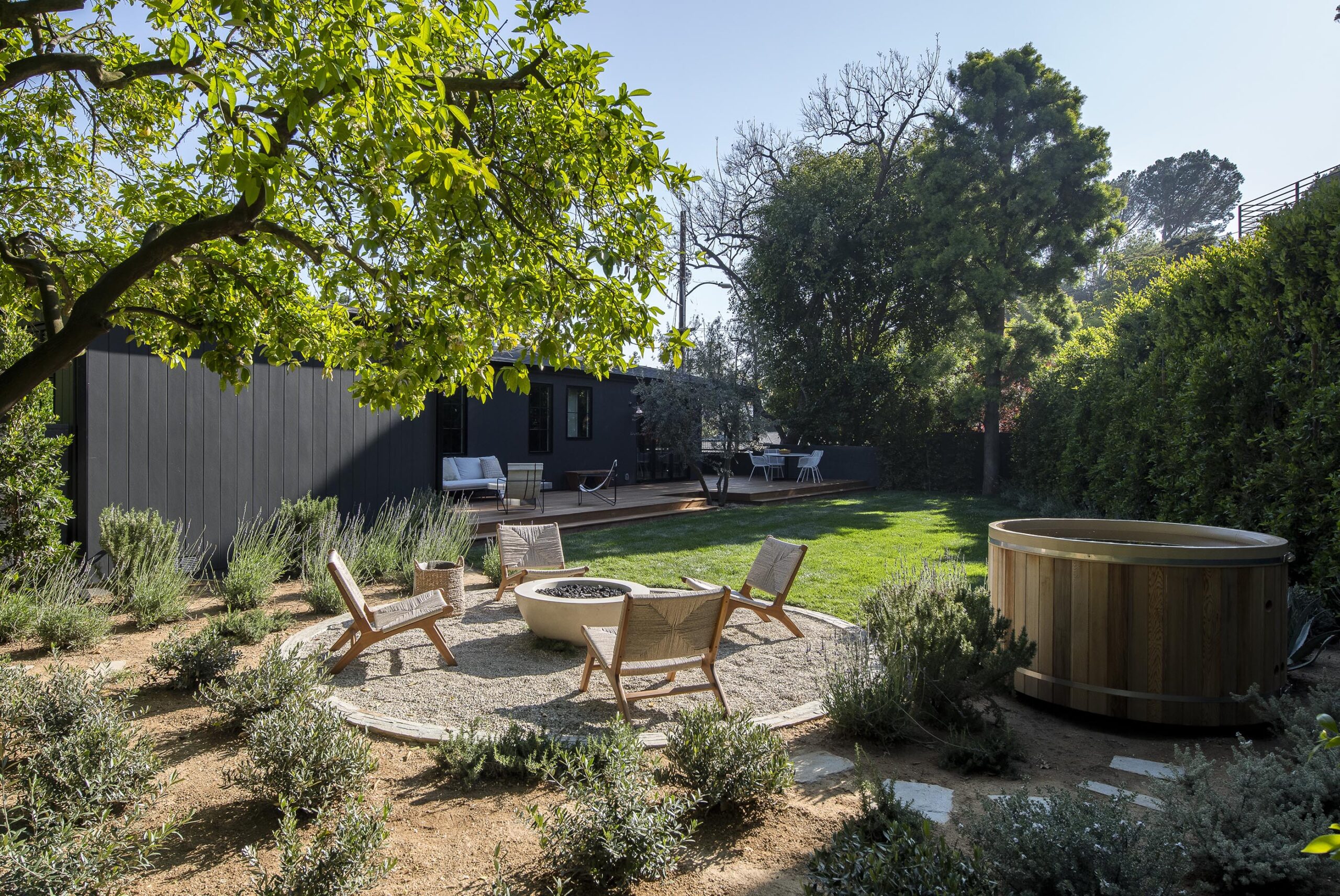 3378 Canton Lane, Studio City - The Dinsky Team