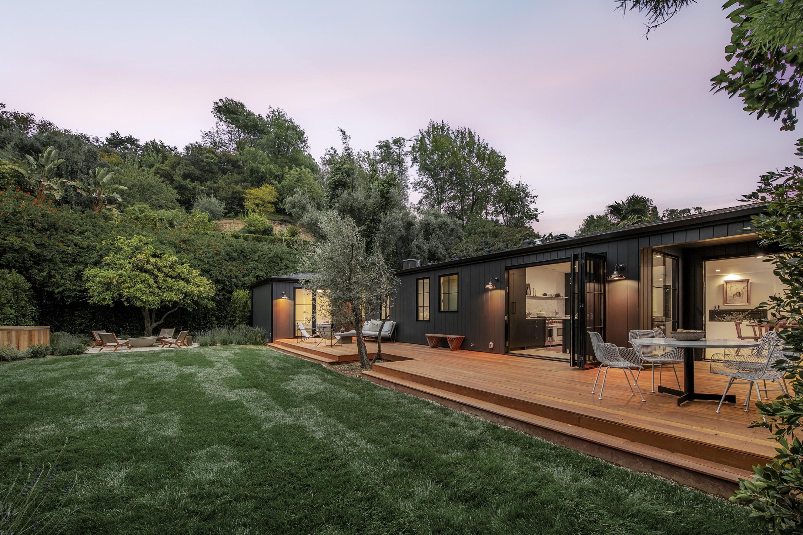 3378 Canton Lane, Studio City - The Dinsky Team