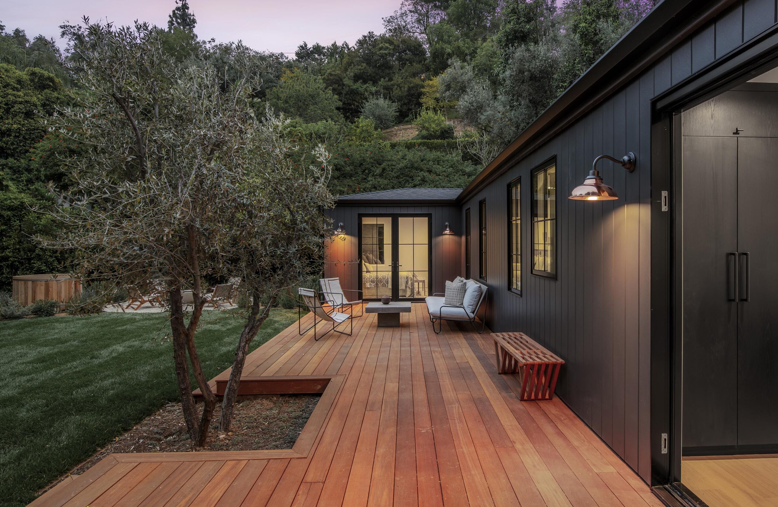 3378 Canton Lane, Studio City - The Dinsky Team